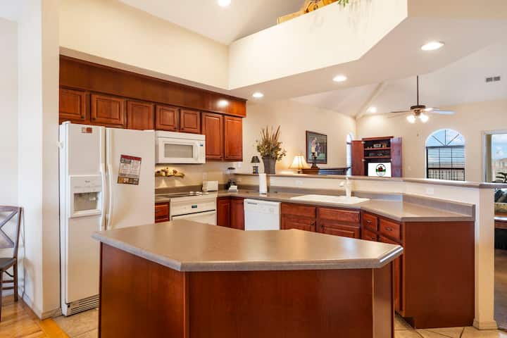 Family Getaway Spacious 3br Condo Resort Amenities + Perks - Branson, MO