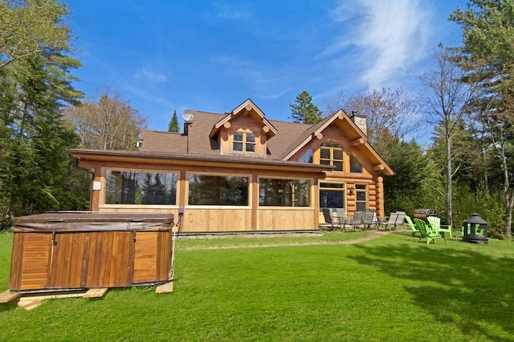 Merle Bleu: Spa & Accès Lac - Saint-Sauveur