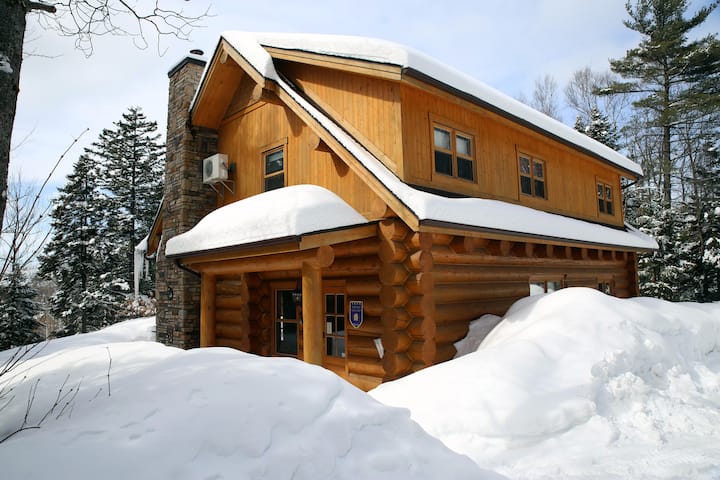Merle Bleu: Spa & Accès Lac - Saint-Sauveur
