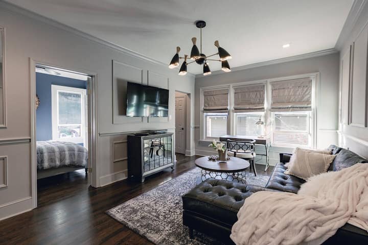 Spacious 1br  Living Near Uptown - Dallas, TX