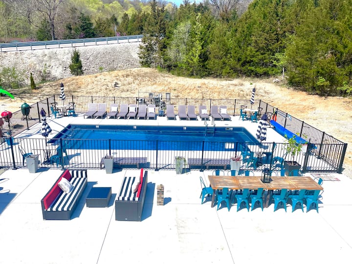 Large Group Midwest Getaway For Kids And Pets - Eureka, MO