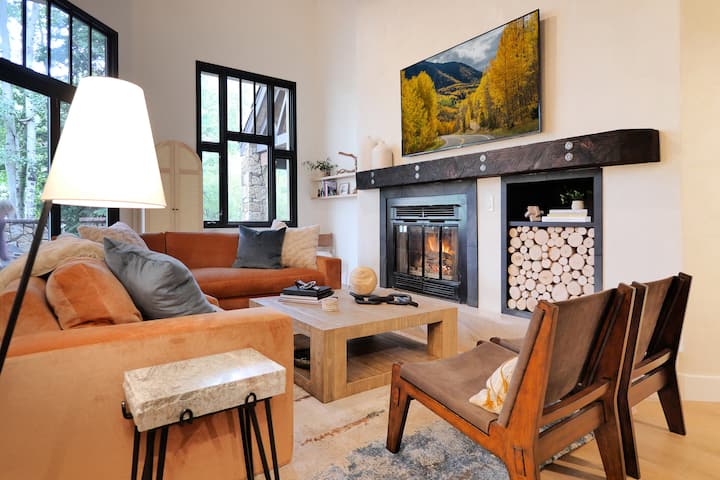 Kayenta Lodge-100% Remodel! Hot Tub, Ski-in/out! - Silverton, CO