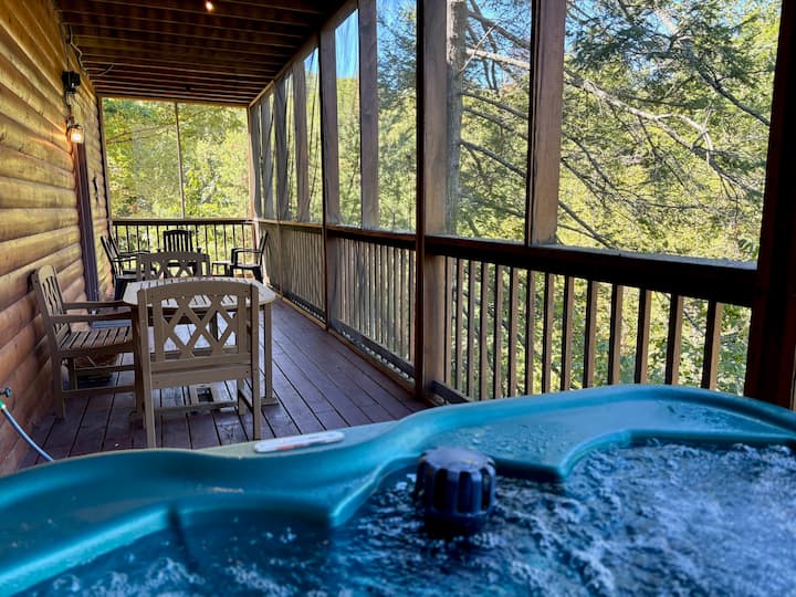 Close To Pf Parkway- 2 Hot Tubs, Game Room, Cozy! - Tennessee