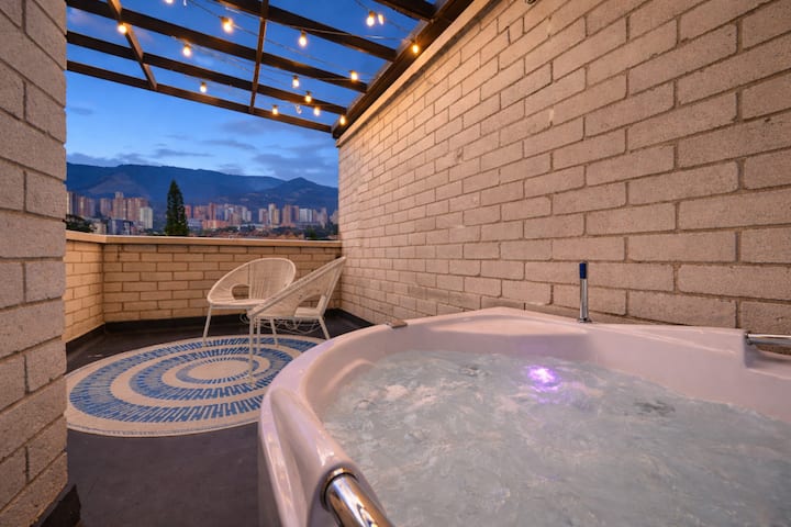 12th Floor City View 2br Apt With Private Jacuzzi - Medellín, Colombia
