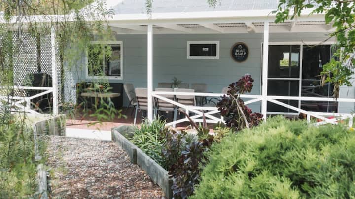 Boat Ramp Shack Is A Fabulous Holiday Shack Near The Coffin Bay Boat Ramp - Coffin Bay
