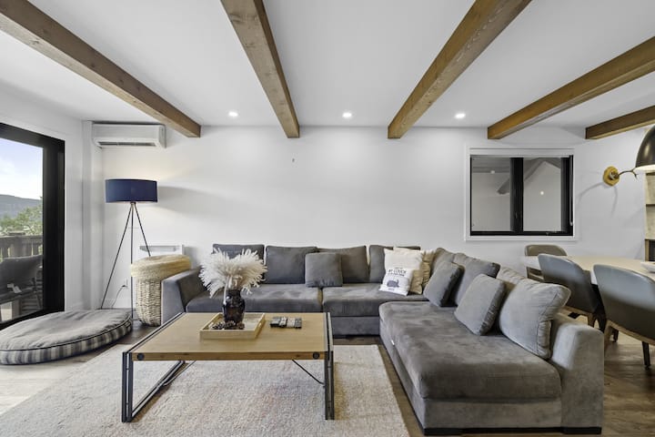 Modern & Warm Condo With Views Of Mont-tremblant - Mont-Tremblant