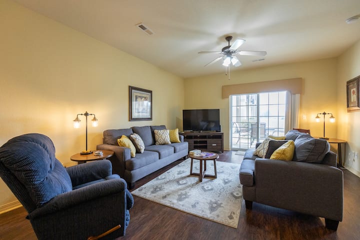 1bd Condo ~ Elevator ~ Close To The Strip ~ Free Tickets Included! (Rl91a) - Missouri