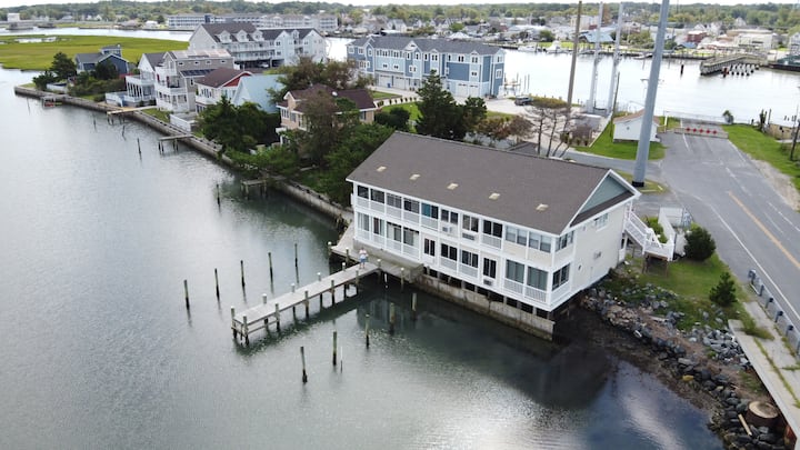 Beautiful Bayfront & You Can Bring Your Dog! - Chincoteague, VA