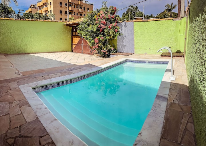 Casa 4 Dormitórios Sendo 3 Suítes E Churrasqueira Praia Das Toninhas - Ubatuba