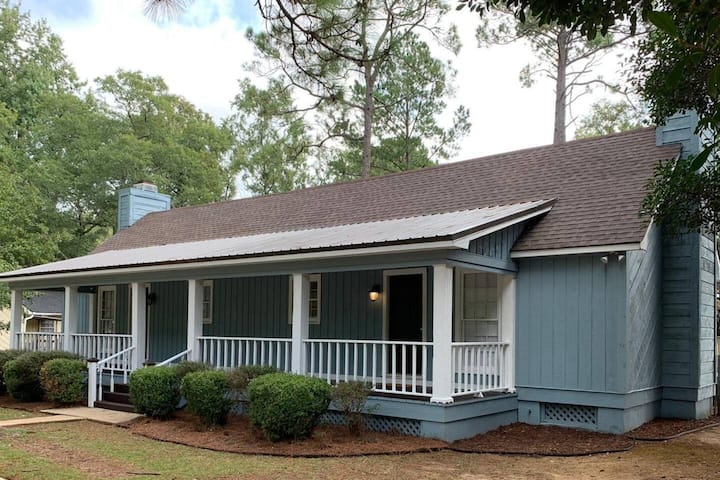 Cozy Home For Long Stays - Albany, GA
