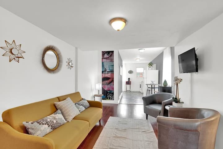 Open Flat By Park & Metro - Philadelphia County, PA