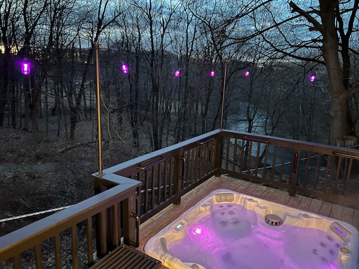 Stag Haus | Luxe Hideaway W/hot Tub +Walk To Town - État de New York