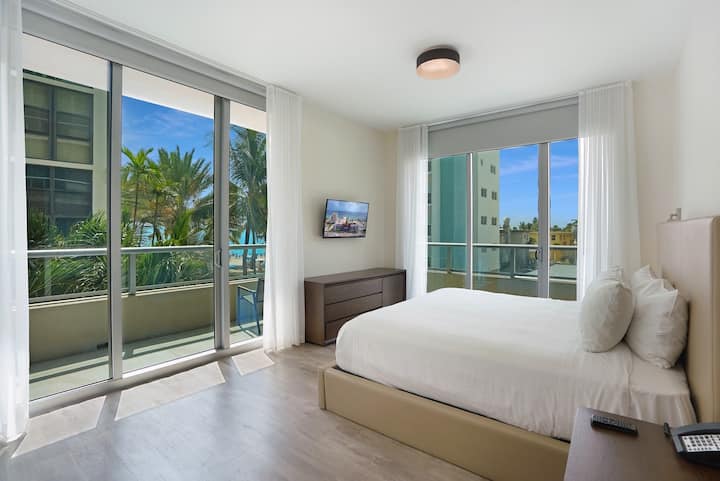 Watch The Sunrise At Your Wraparound Balcony-cs17 - Hollywood, FL