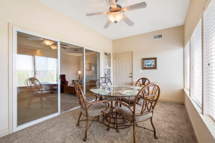 1 Bedroom Walk-in Golf Condo Feat. Sunroom With A Beautiful Property View - Branson, MO