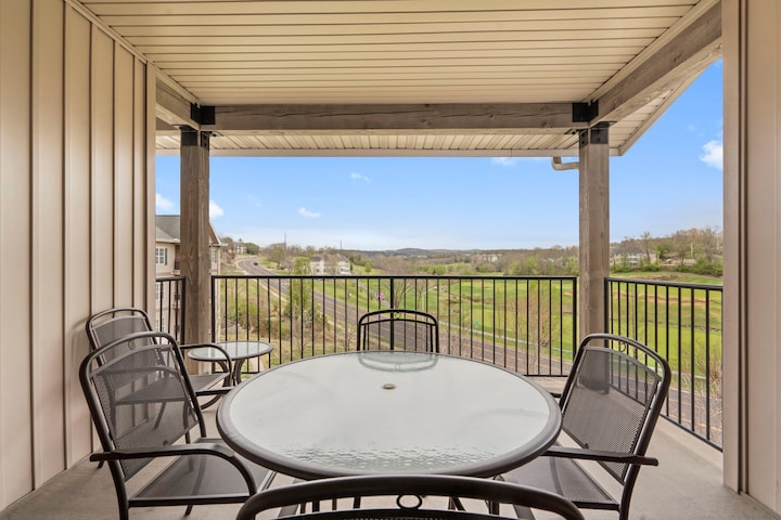 2 King Br, 2ba Golf Condo - Private Balcony - Lake Taneycomo, MO