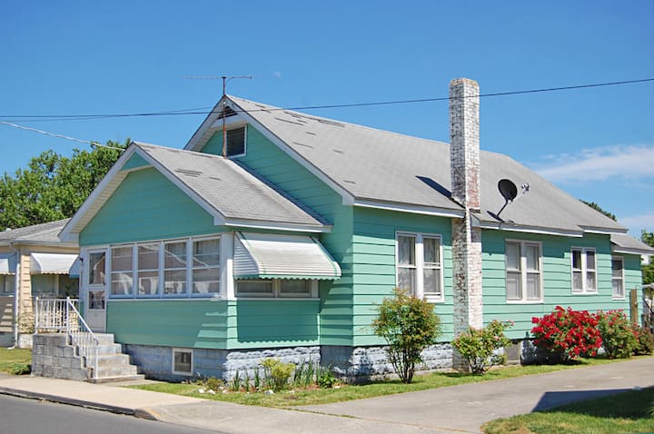 Terrapin Station-quiet Street, Walk To Town - Chincoteague, VA