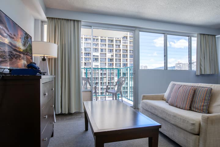 Aqua Aloha Surf Waikiki 1405 | Downtown City Views  Pool & Bbq - Hawaii