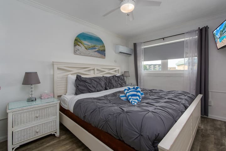 2-br Gulf Getaway | Steps To Beach - Tt44 - Treasure Island, FL