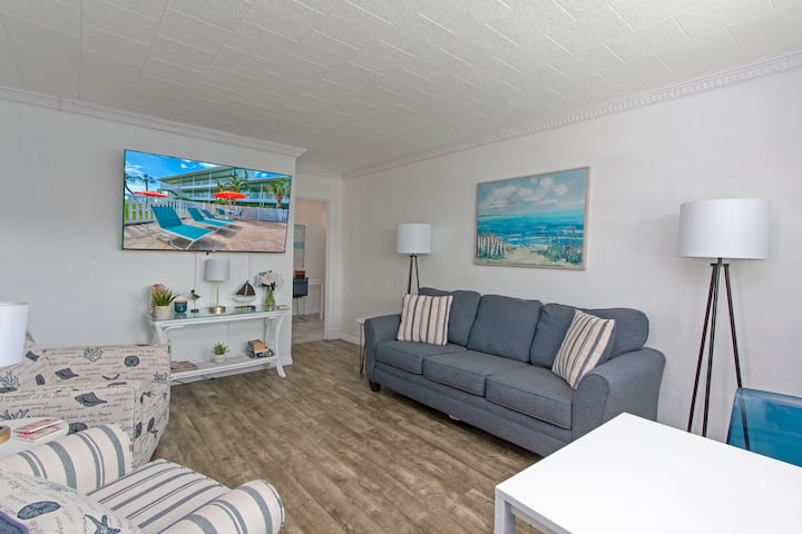 2-br Gulf Getaway | Steps To Beach - Tt44 - St. Pete Beach, FL