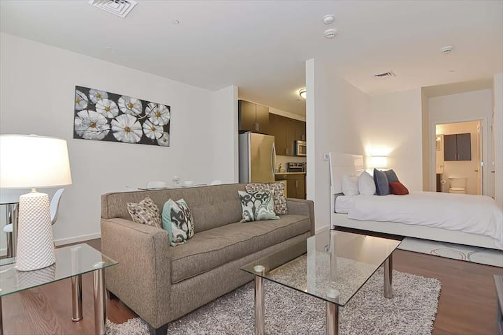 Waterfront Studio | Indoor Pool | Free Parking - Dorchester, MA