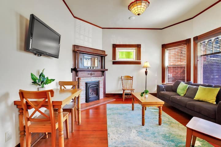 Beautifully Restored Downtown Victorian #216 - San Diego, CA