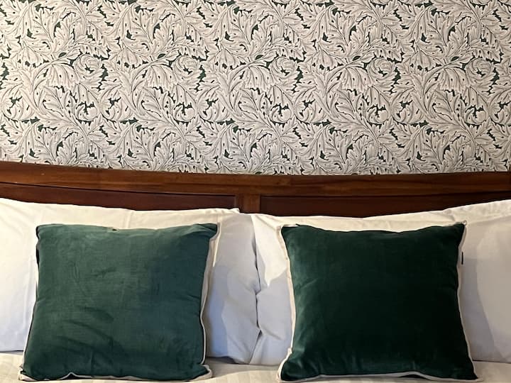 Stylish Cottage | By Country Pub | Dog Friendly - Castleton