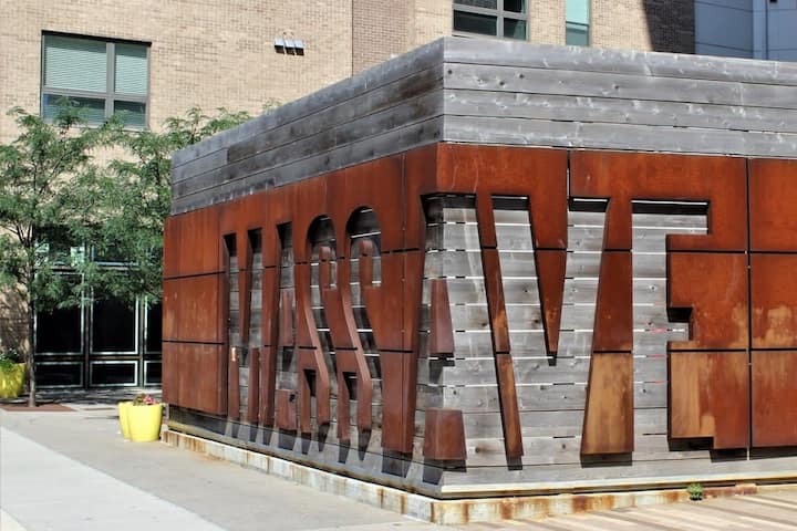 Apartment Close To Lucas Oil Stadiom - Indianapolis, IN