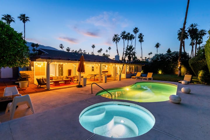 Mid-century | Mountain View | 5 Mins From Downtown - Palm Springs, CA