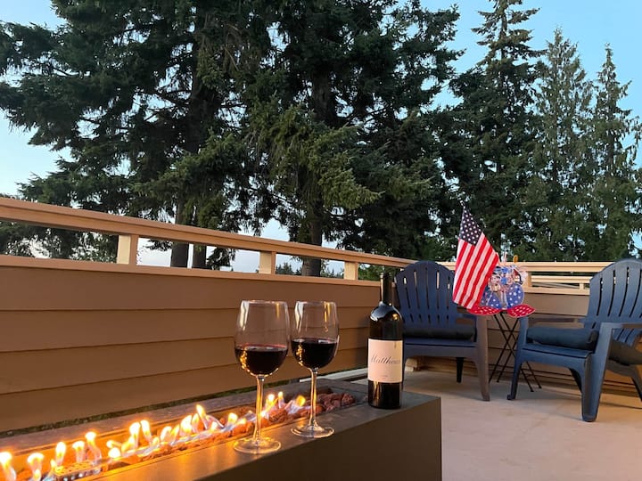 Oceanview | Big Deck | Modern Home - Crash Pad Bnb - Port Angeles, WA