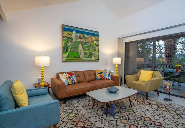Stylish And Elegant Oasis Resort Condo - Palm Springs, CA