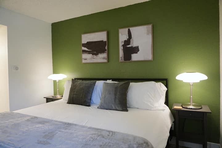 Downtown Studio: Urban Comfort - Salt Lake City, UT