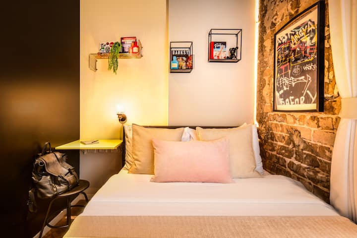 Grunge Style Studio + 100m> Beach! - Tel Aviv-Yafo