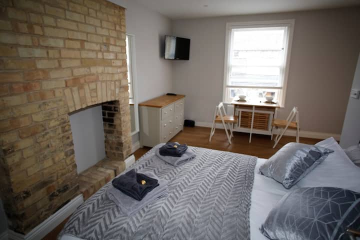 Chic En-suite Studio In The Heart Of Mill Road - Cambridge