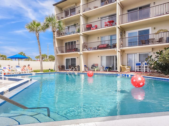Mariner's Cove 109 ~ Beachside Studio Apartment - Ponce Inlet, FL