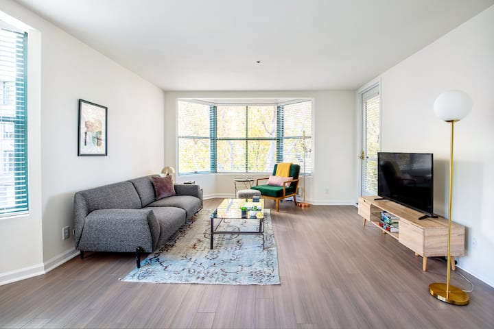 Blueground | S. Beach, Pool, Gym, Shops & Dining - San Francisco, CA