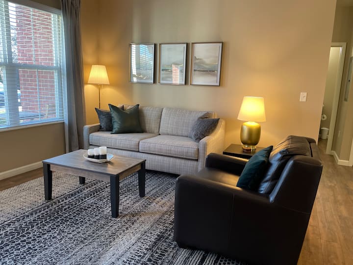 The Hilliard Executive | No Steps | Amazing Beds! - Columbus, OH