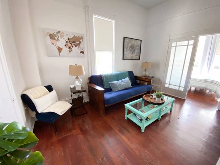 Zen Loft Downtown With Plenty Of Free  Parking - Hot Springs, AR