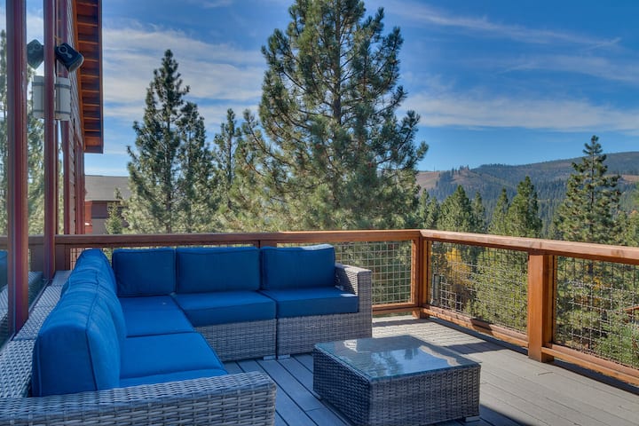 Pinnacle Views At Tahoe Donner - 4br, Hot Tub - Truckee, CA