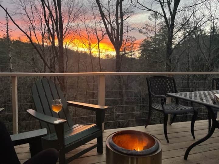 5 Minutes To Dt- Walking Distance To Half Mile Far - Highlands, NC