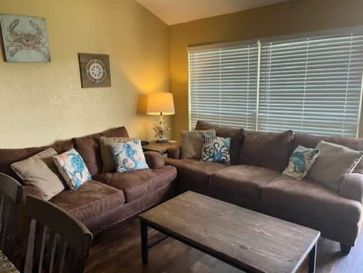 Latitude Adjustment-one Block From Beach! Island D - Port Aransas, TX