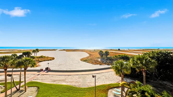 Surf Beach 405 - Spectacular Sunsets - Beach Front - Treasure Island, FL