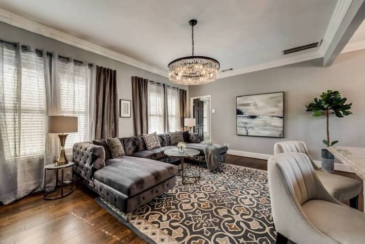 Enchanting 1br Retreat | Tree-lined Swiss Ave - Dallas, TX