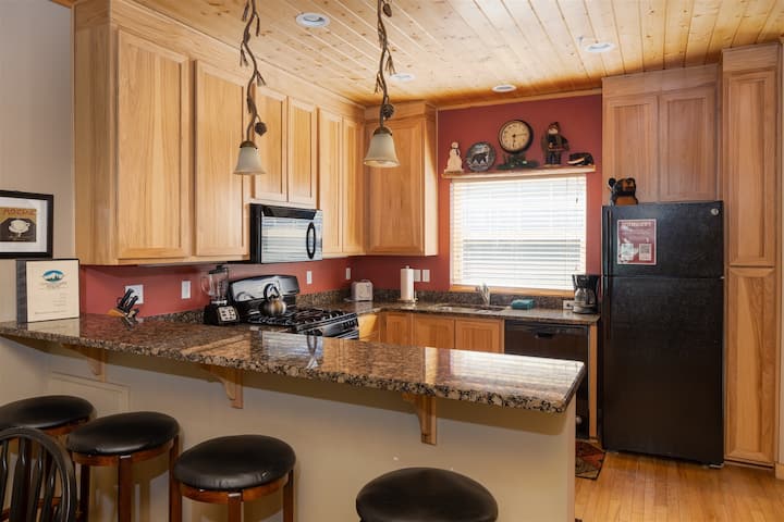 Chalet 15 At The Official Collins Lake Resort - Mount Hood, OR