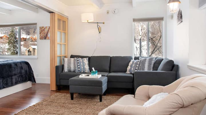 Spacious Slopeside Studio! | Willows H7 - Snowmass Village, CO