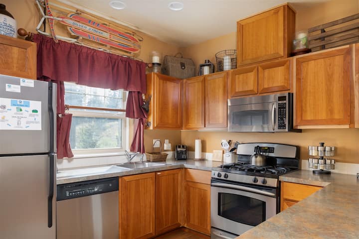 Official Collins Lake Resort® - Building J #33 - Government Camp, OR