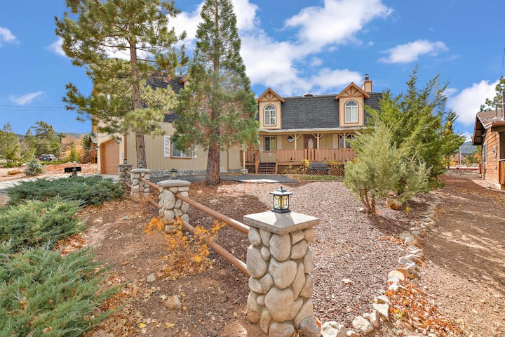 Villa Pines: Beatuiful Views! Outdoor Hot Tub! - Big Bear Lake, CA