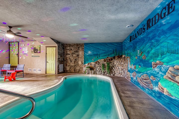 Indoor Pool • Theater • Hot Tub • Views • Sleep 12 - Townsend, TN