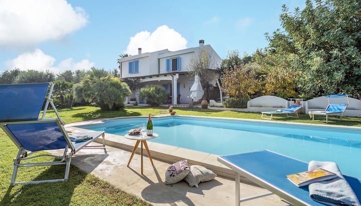 Villa Josephine Avec Piscine Et Parc Pour 8 Hôtes. - Alghero