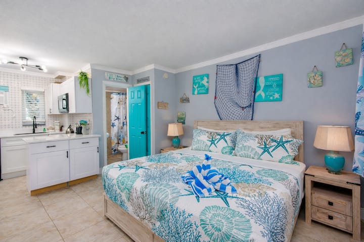 Poolside Studio @ Tropic Terrace | Steps To Beach - Treasure Island, FL