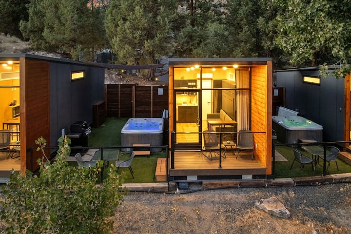 Lake Simtustus Resort- Crown Point Tiny Home C 15 - The Cove Palisades State Park, Culver